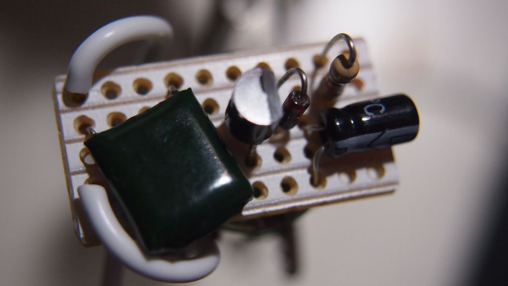 Building a Bazz Fuss fuzz pedal | DIY Strat (and other guitar & audio ...