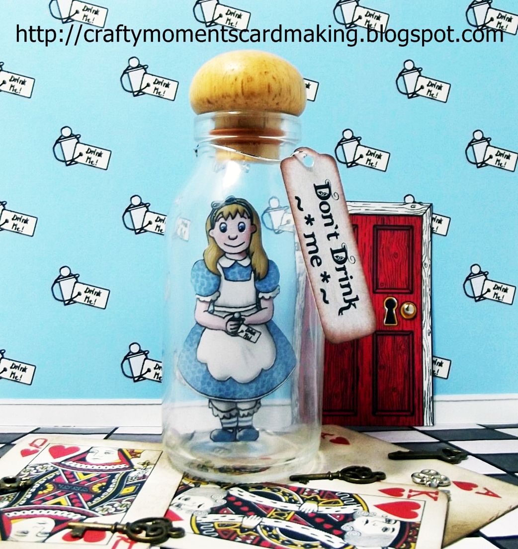 Crafty Moments: "DRINK ME" Alice in a bottle