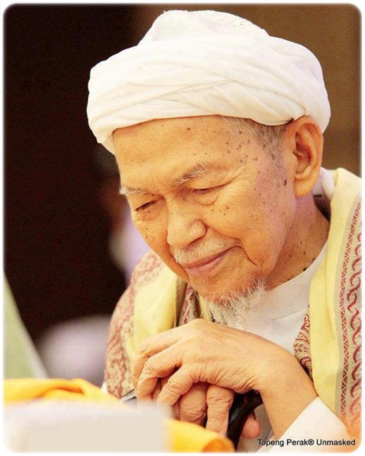 MENCARI JALAN PULANG: URFA MASOOD : HAKIM WANITA ISLAM PERTAMA DI AUSTRALIA