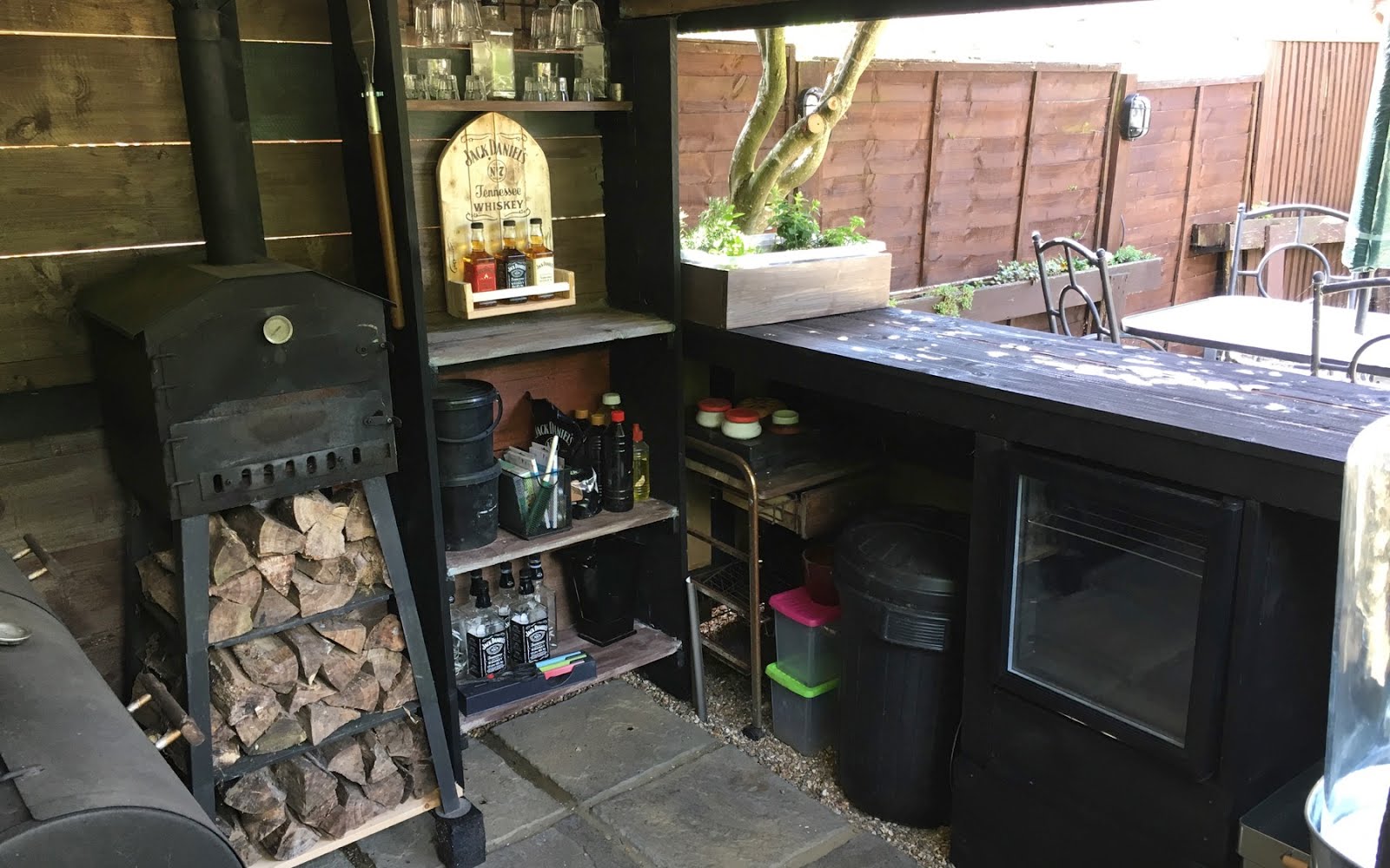 The Casual 'R'ambler: Hillbilly garden kitchen