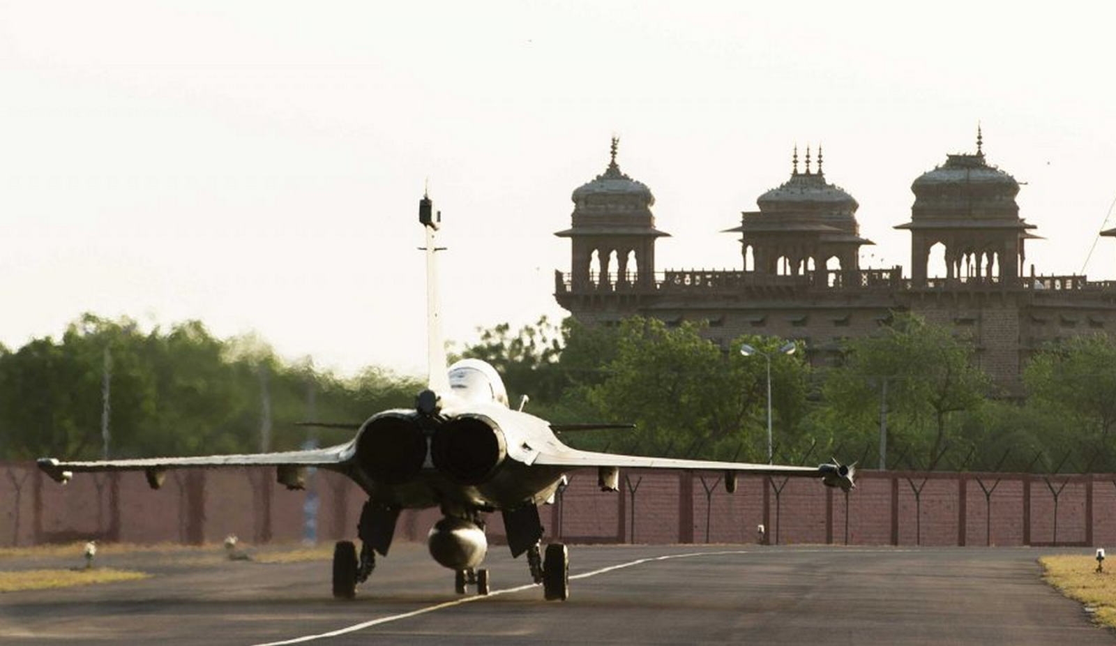 desarrollo defensa y tecnologia belica: INDIA recibirá primer caza ...