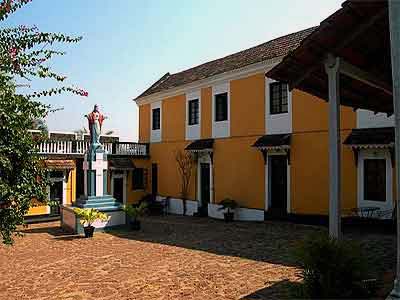 Amazing Goa: Forts in Goa