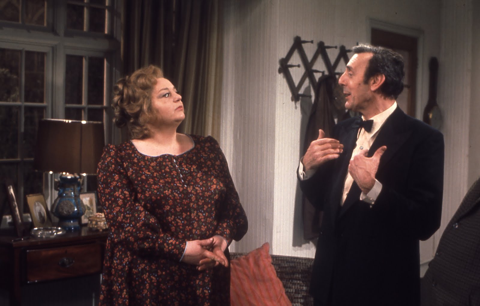 Carry On Blogging!: My Review of Sykes: The Complete Series