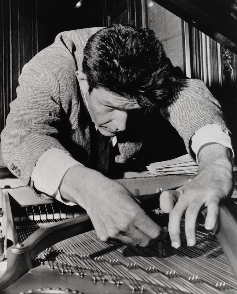 EletronBeat: Quem vive de Passado é Museu - John Cage