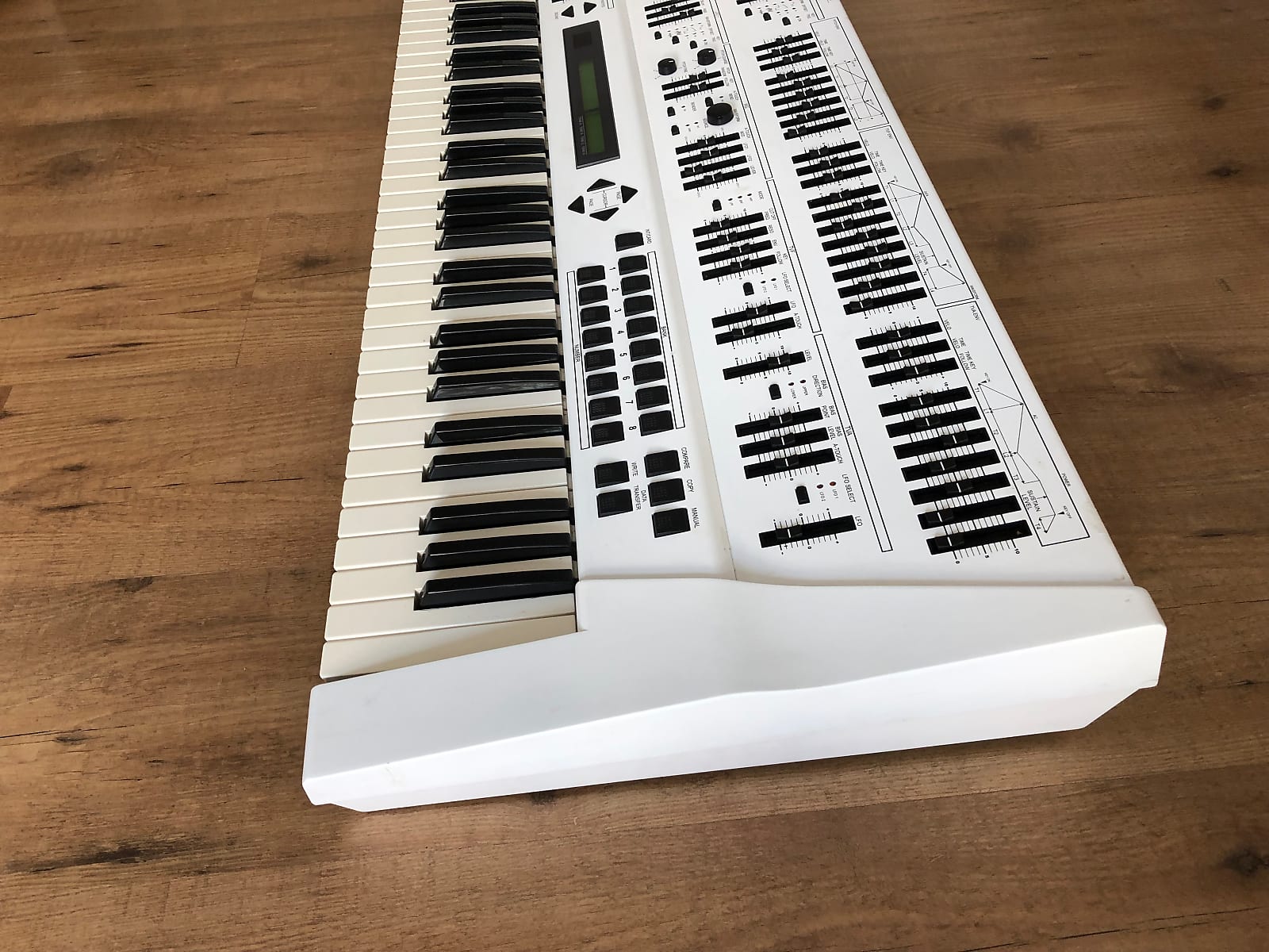 MATRIXSYNTH: Custom White Roland JD-800