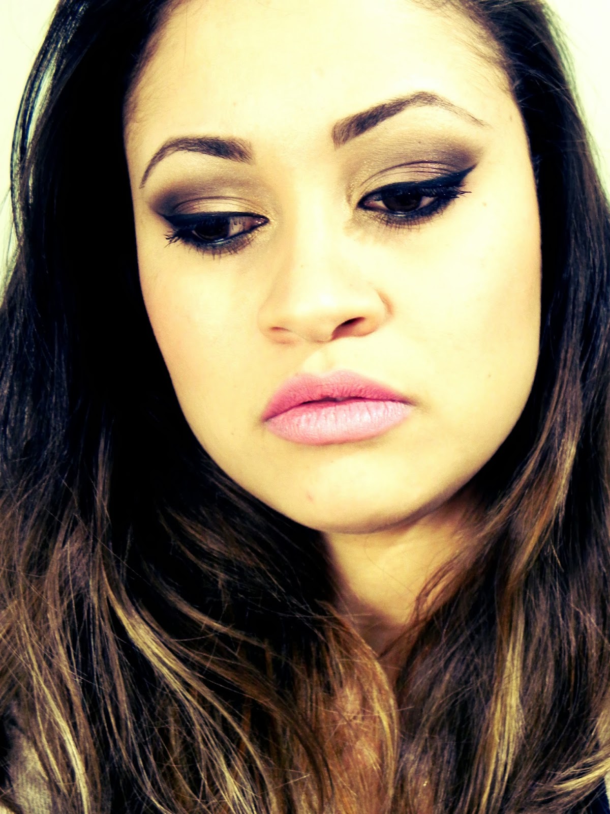 Rebeca Côrtes : Tutorial de Maquiagem - Fácil e Muito Usável