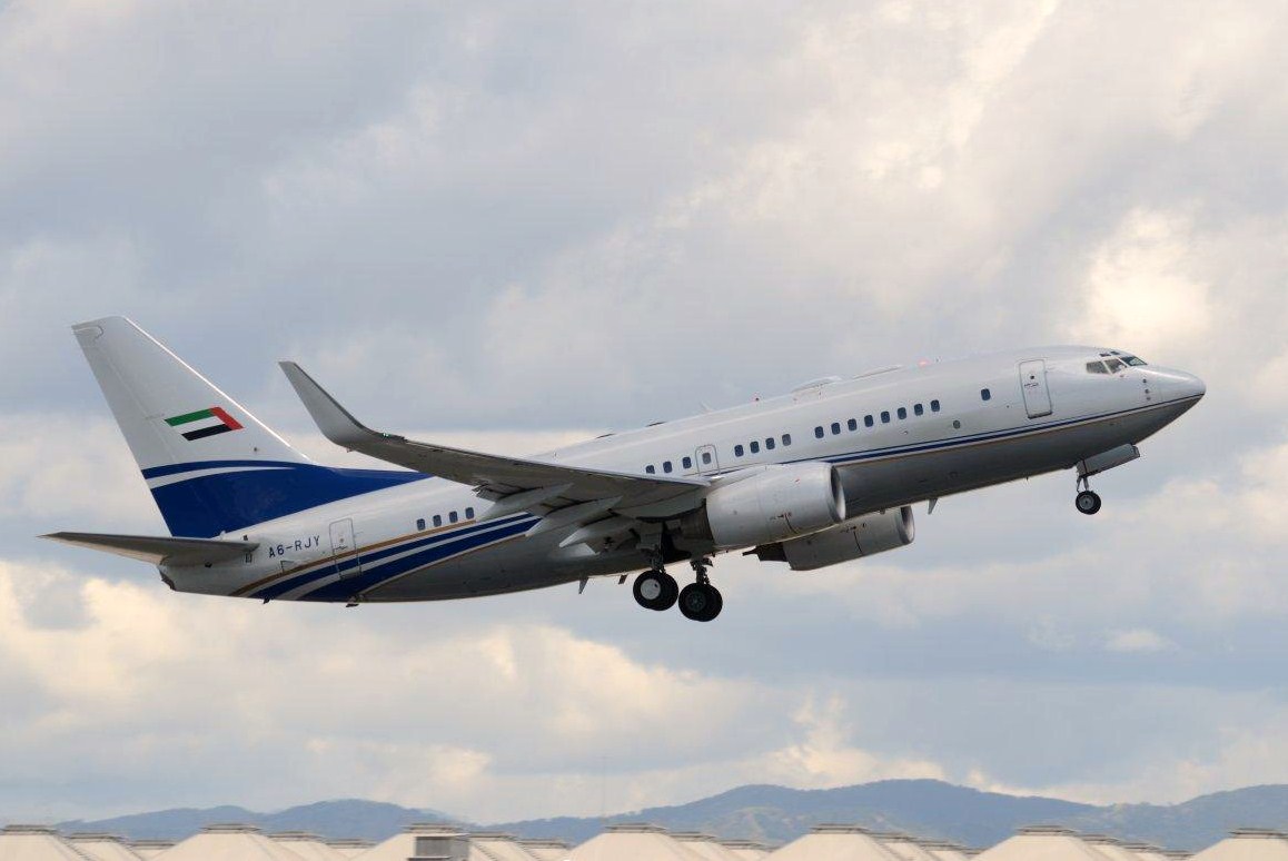 flyingphotos-magazine-news-royal-jet-b737-700-bbj-a6-rjy