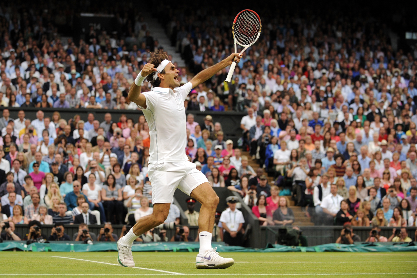 Roger Federer wins record 7th Wimbledon title Roger Federer wins record 7th Wimbledon title