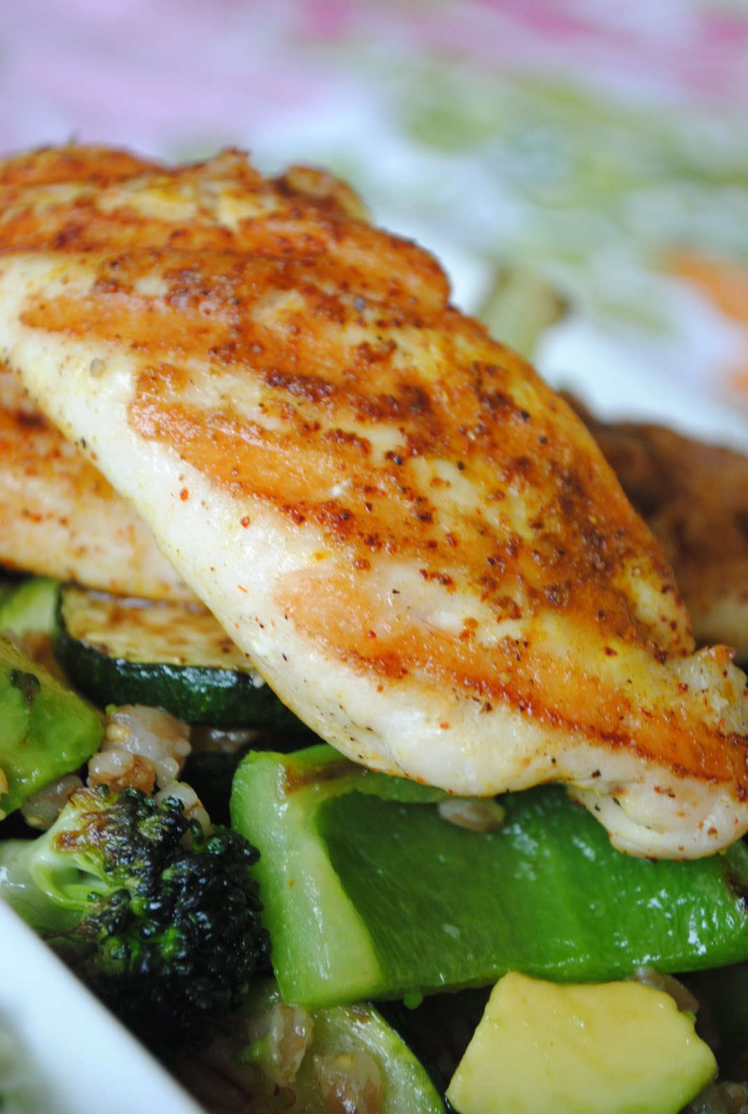 Saras delikatesser: Grillad kycklinginnerfilé med gröna tillbehör