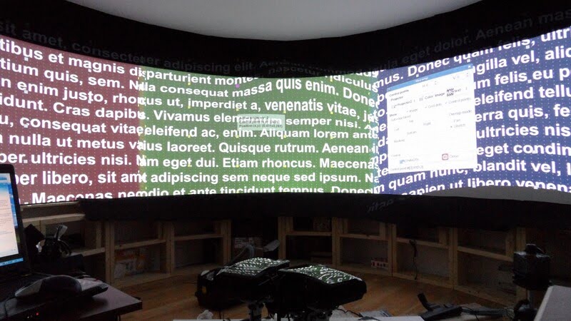 ElephantAir 737 Flight Simulator: Projectors