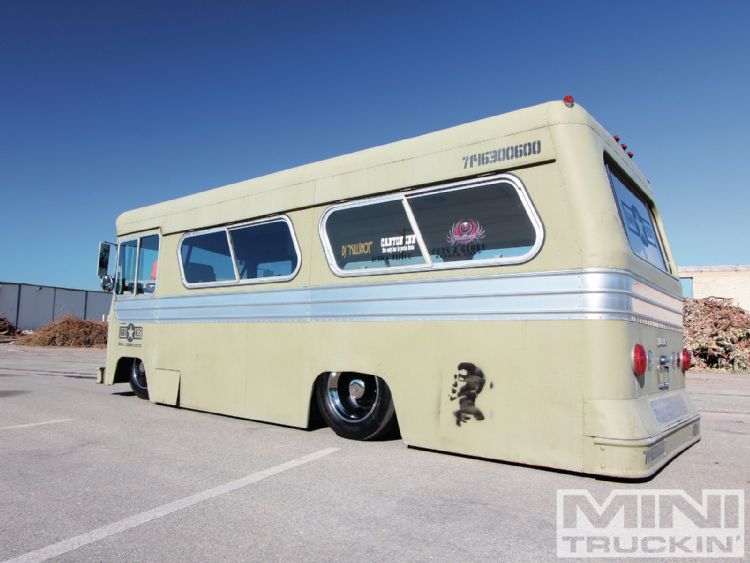 sucksqueezebangblow: BAGD BUS