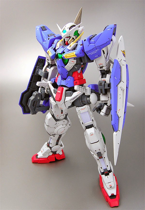 Custom Build: 1/100 Gundam Exia + Tactical Arms