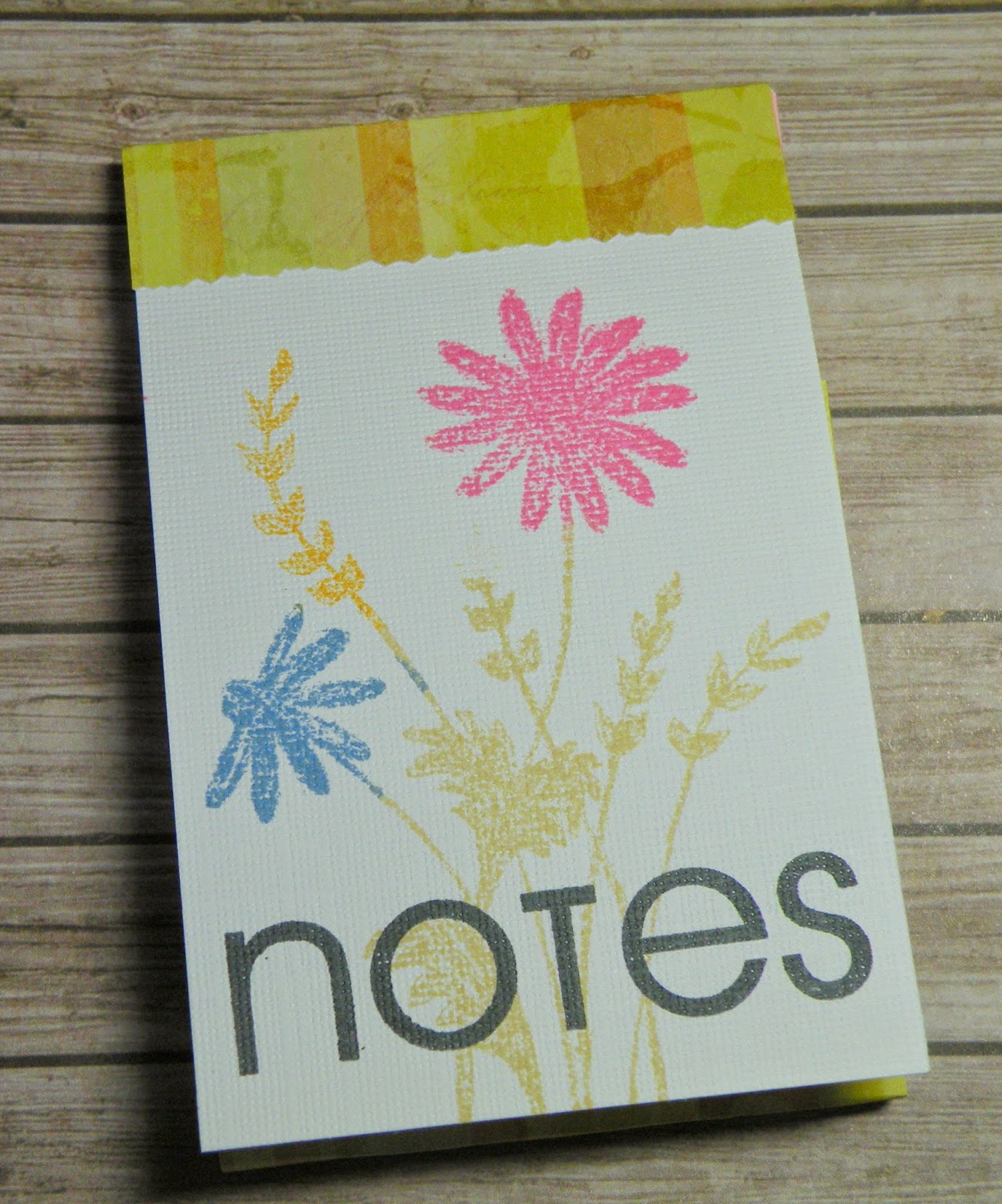Crafting While I Wait: Another Cute Little Note Pad!