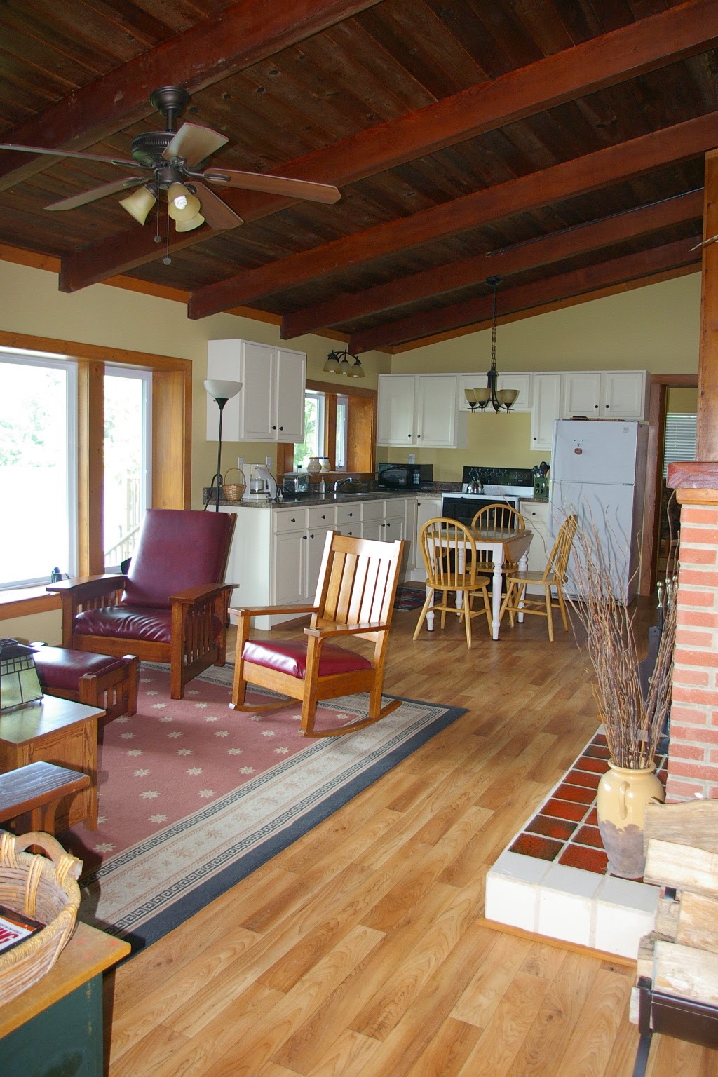 Spring Lake Cabin: Beautiful renovated lakefront cabin for sale $154,900