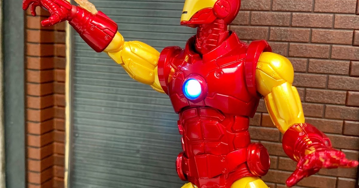 CobraShadowJoes: Mezco Toyz One:12 Iron Man Figure Review