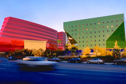 Pacific Design Center ~ Arquitectura asombrosa