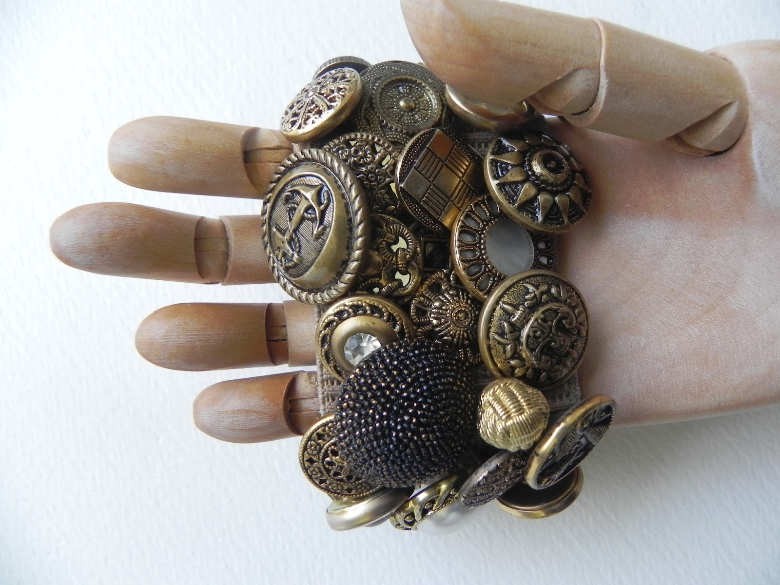 Summerland Cottage Studio: Treasured vintage button collection