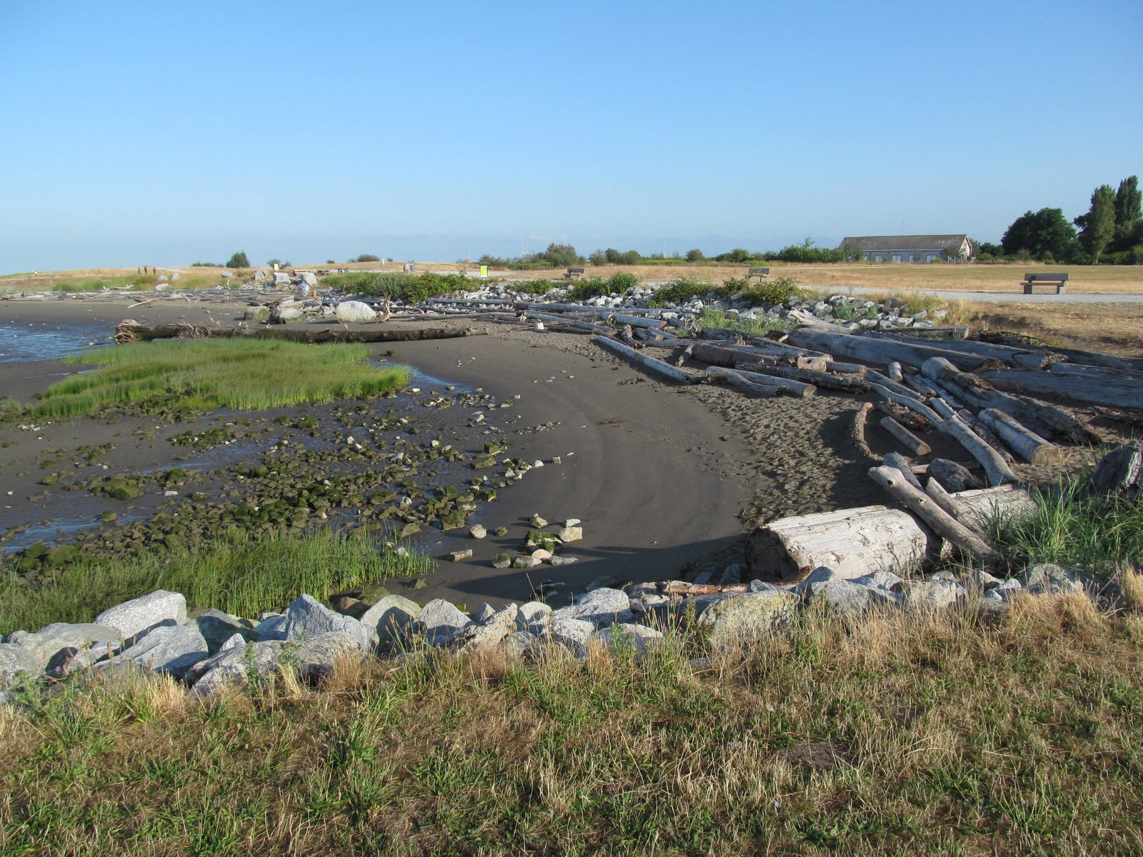 Gravel Beach: Garry Point