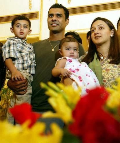 Family Pics of Famous Pakistani Celebrities with Children - Utho Jago ...