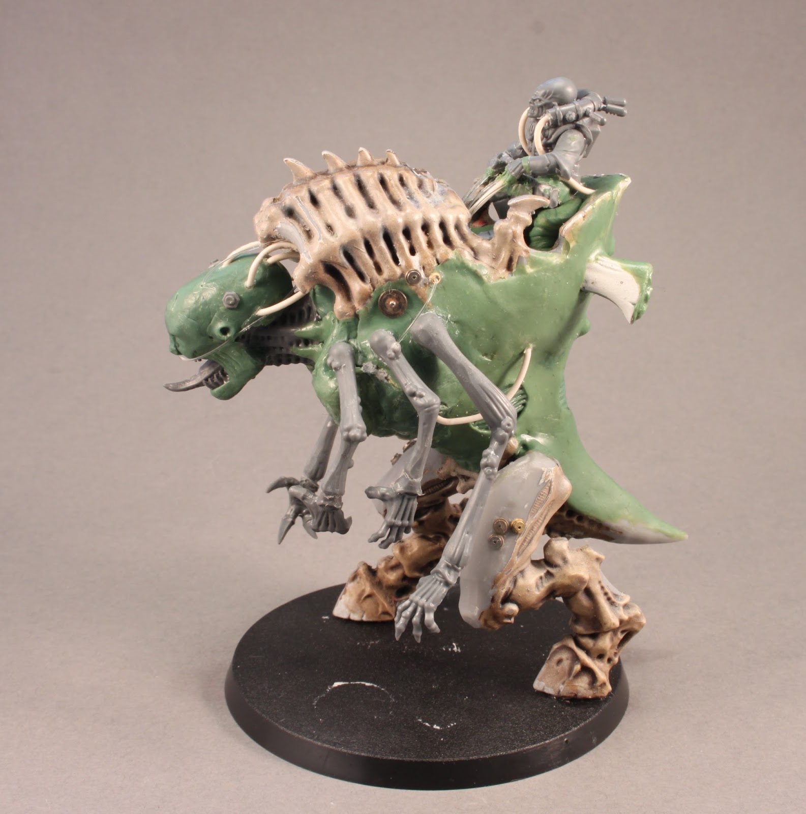 WilhelMiniatures: Tutorial: Creating the Genestealer Cult Beast