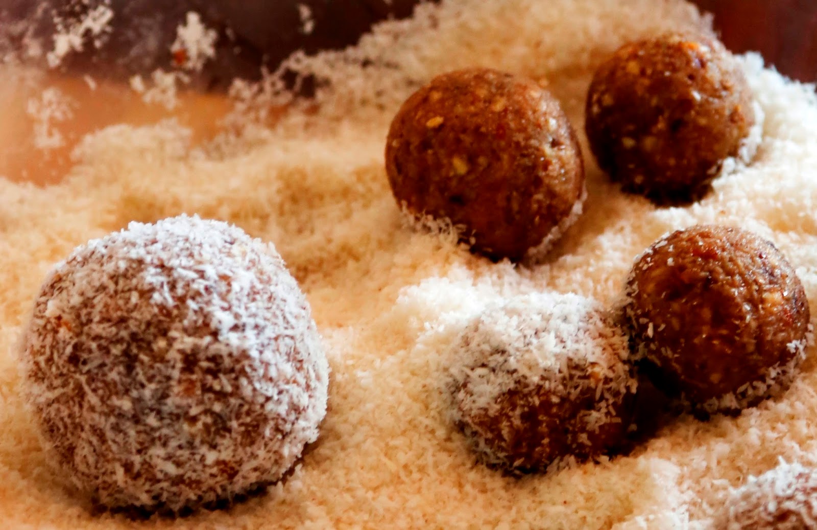 Chirimoya Alegre: Cocadas Navideñas más Ricas del Mundo