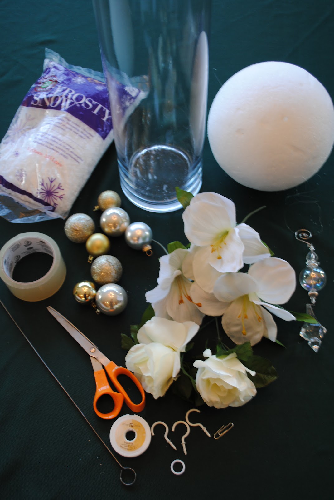 Christmas Holiday Ideas: SNOWBALL TOPIARY CENTERPIECES