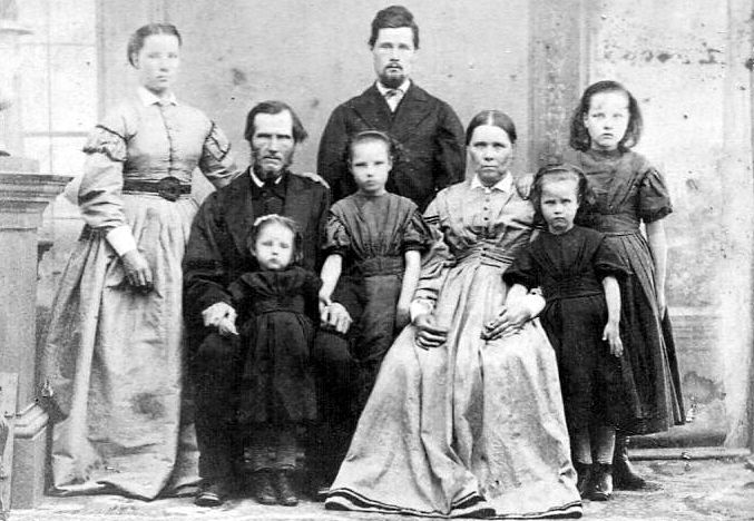 Tour Scotland: Old Photograph Family Greenock Scotland