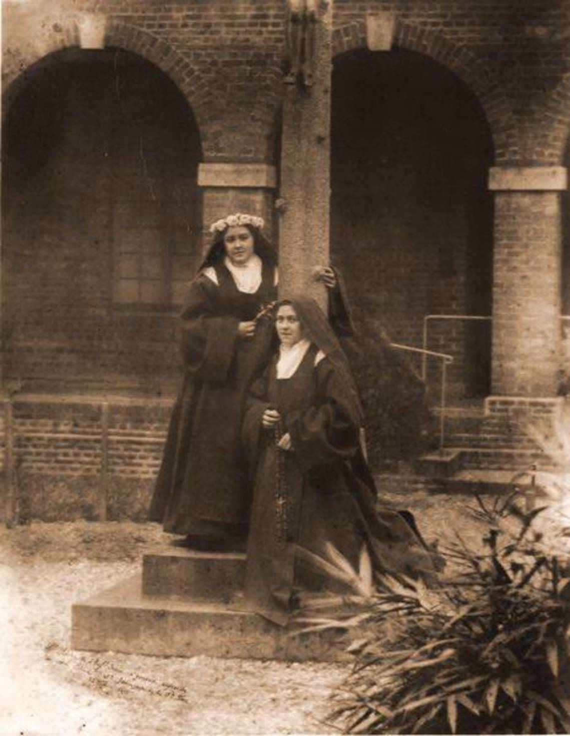 Santa Teresinha: fotos inéditas e íncriveis tiradas pela sua irmã Celina