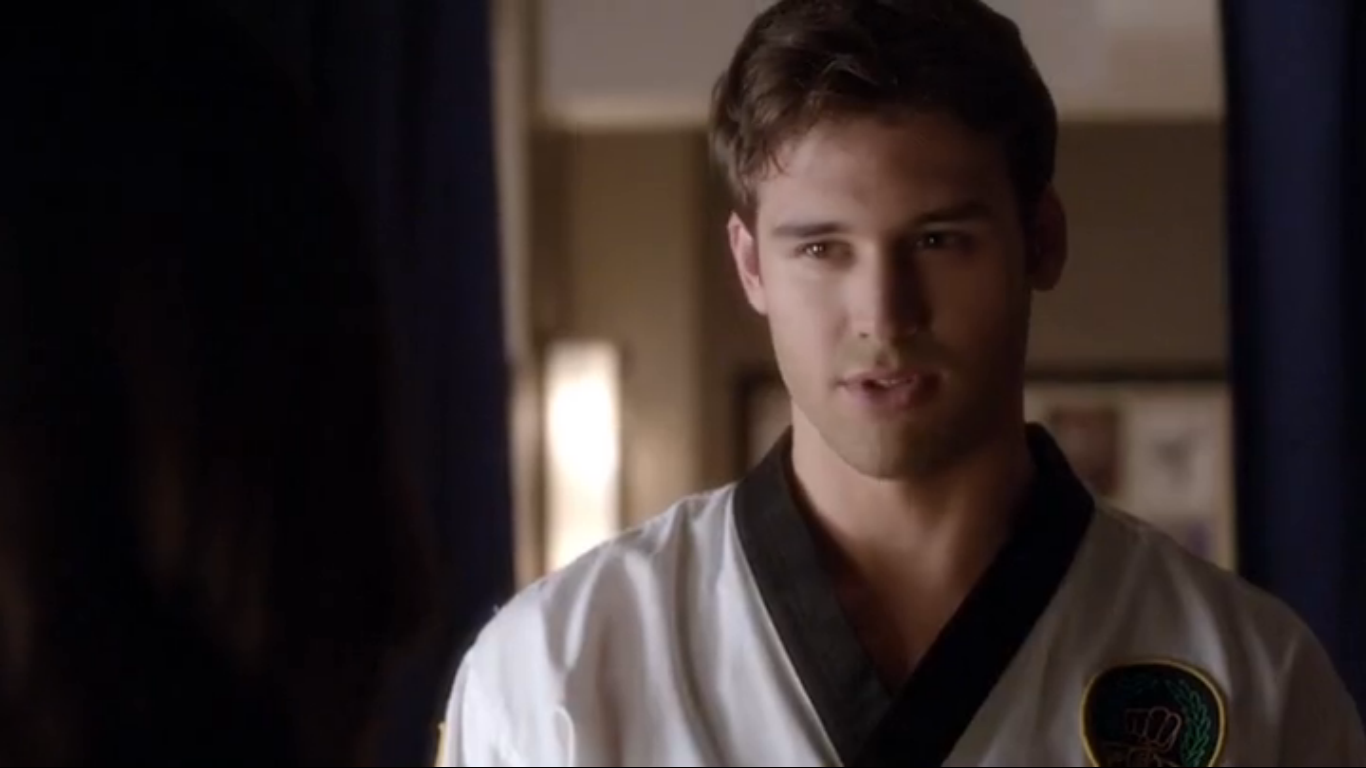 Ryan Anthony Guzman: Jake of Pretty Little Liars (Ryan Guzman ...