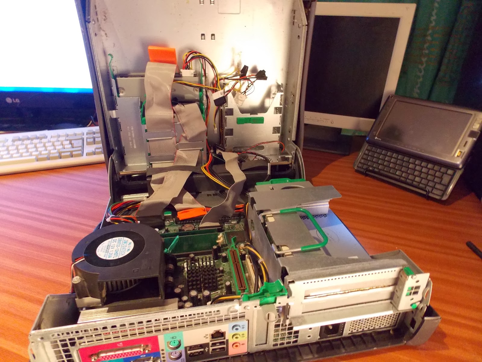 SCOTECH Official Blog: FIX IT: Dell Optiplex GX260 (Freebie Computer)