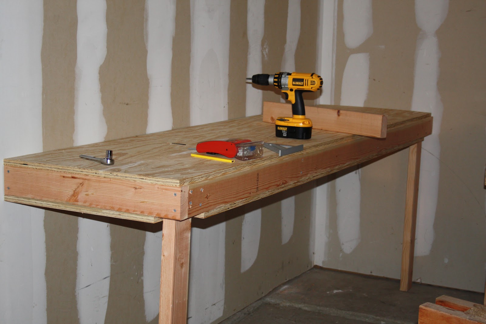 [callsign]KTF: Plans For a Custom Garage Workbench