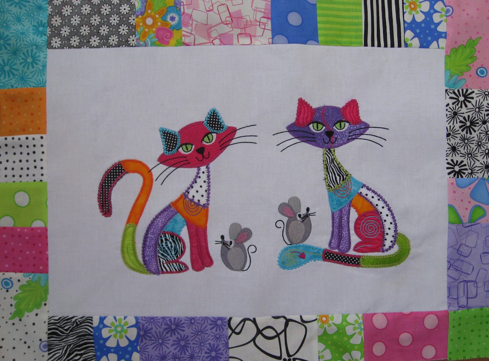 Machine embroidery applique, Embroidered quilts, Applique quilts