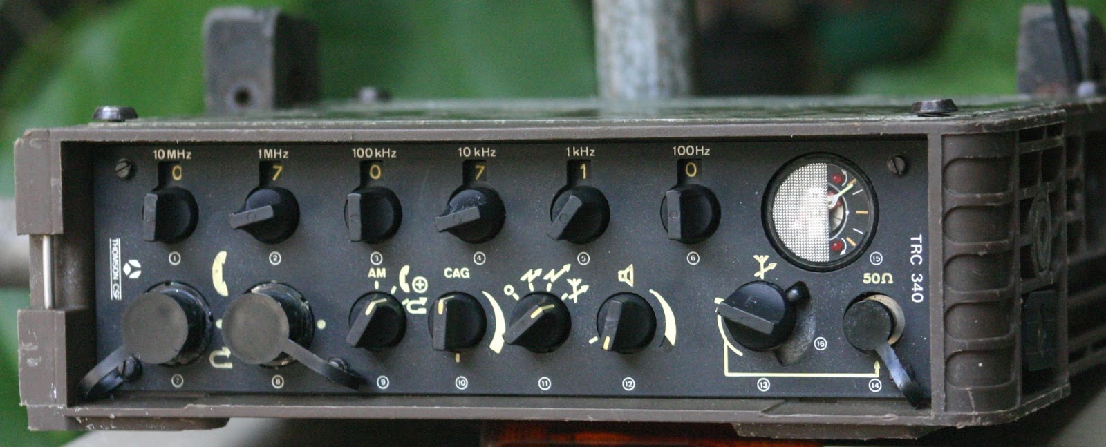 RADIO SELLER: TRC 340 THOMSON All Symbols Luminated at Dark. ( Sold )