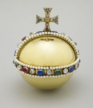 Marie Poutine's Jewels & Royals: Beautiful Jeweled Items