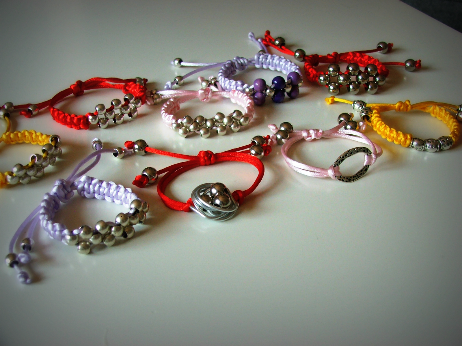 Sew Creativa: DIY- Pulseras de macramé - Macrame bracalet