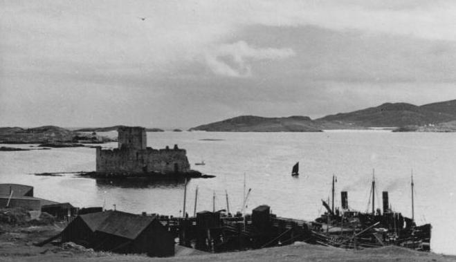 Tour Scotland: Old Photographs Castlebay Barra Scotland