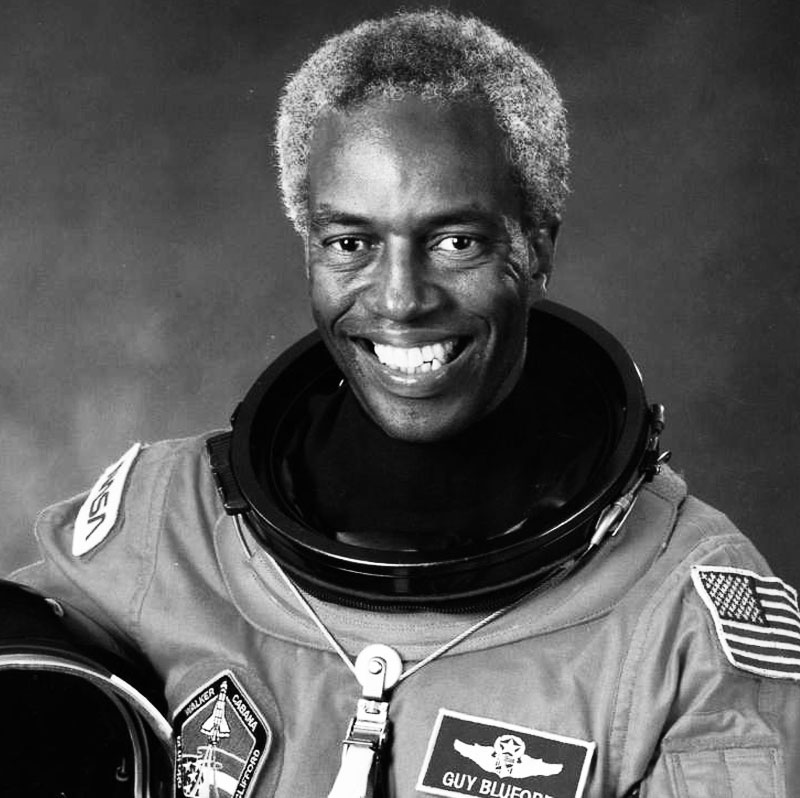 Guy Bluford The First African-American to Travel to Space - Sejarah Negara