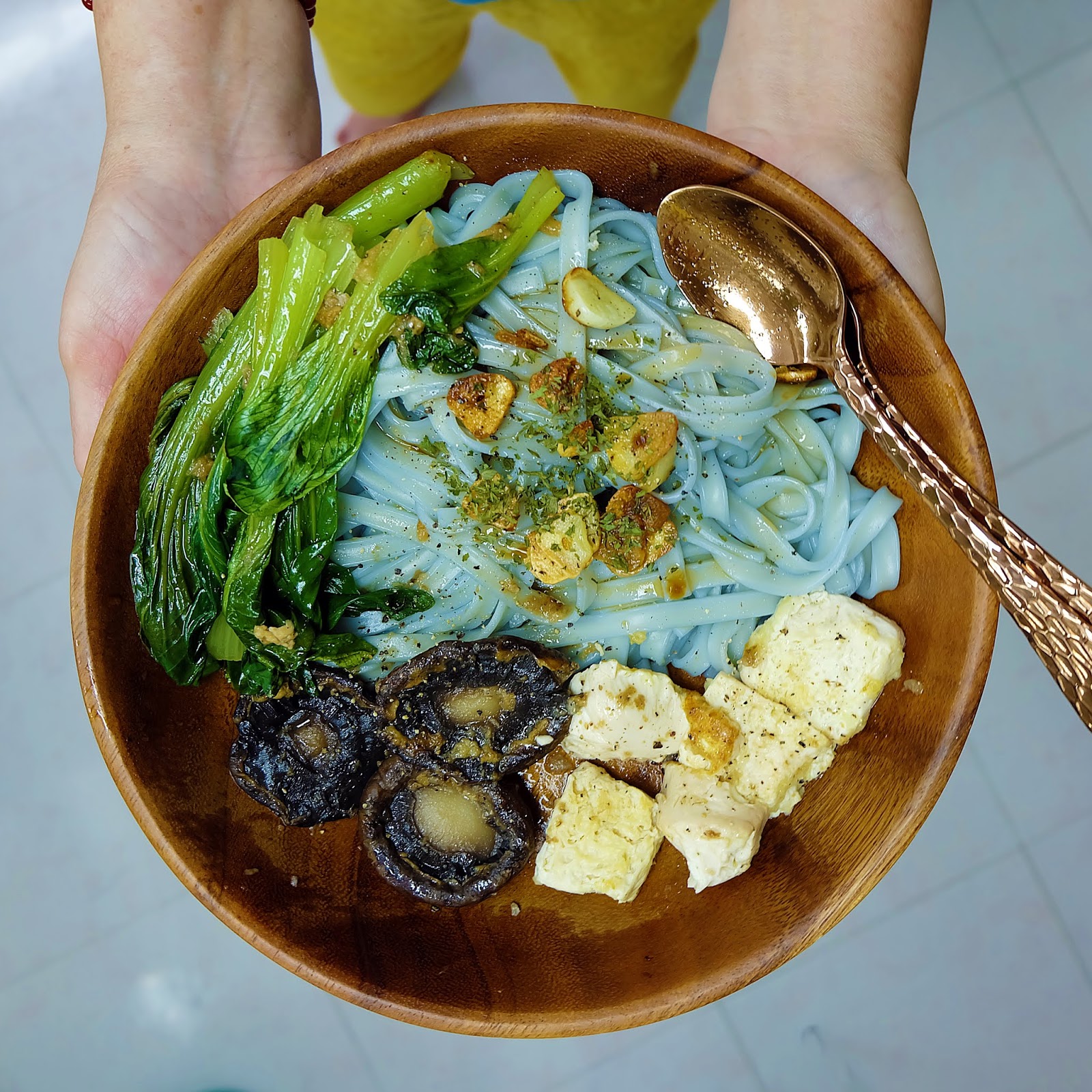 RECIPE: BLUE PEA FLOWER KISHIMEN NOODLES