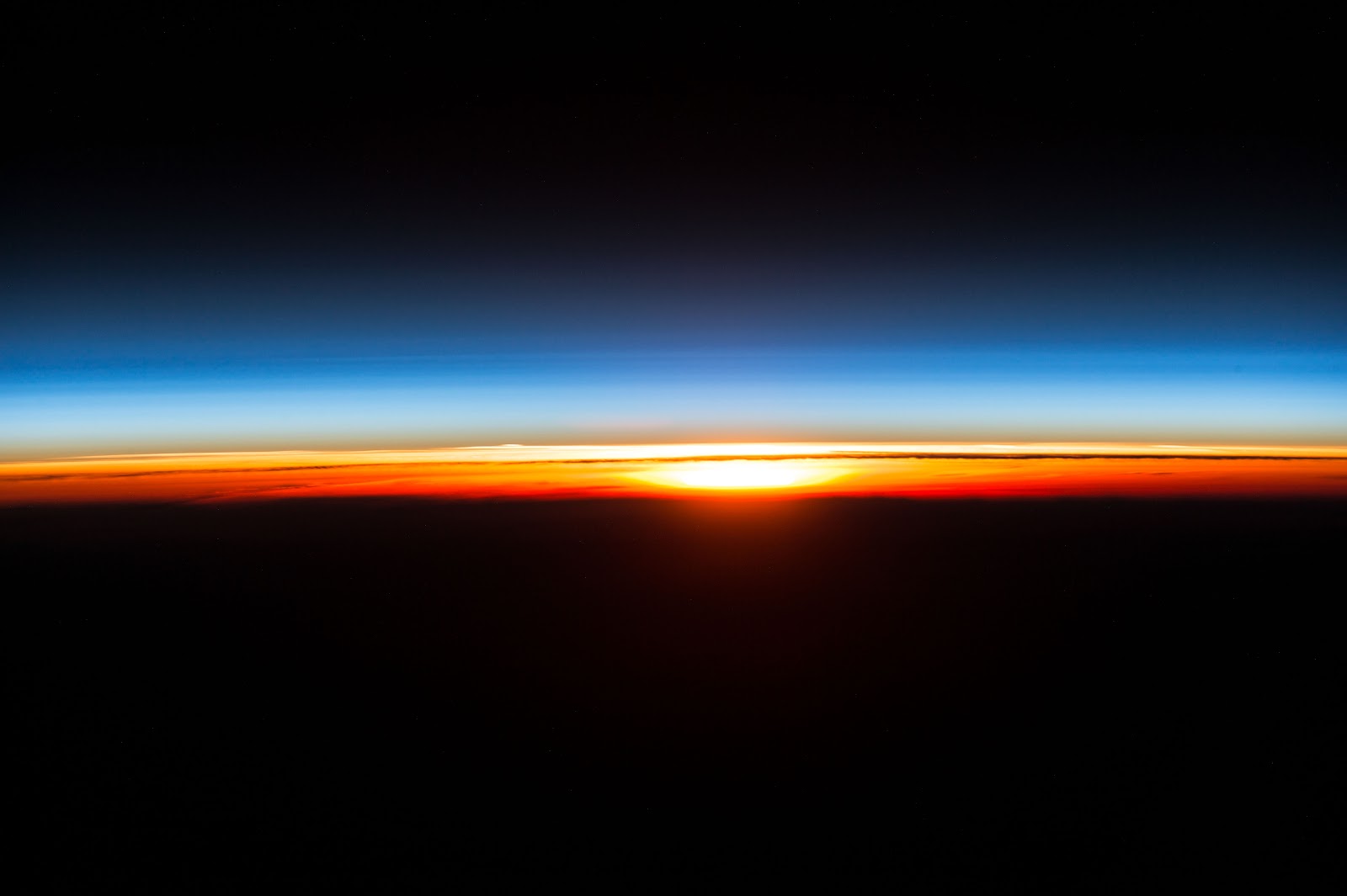 Sunrise seen from the International Space Station | Earth Blog