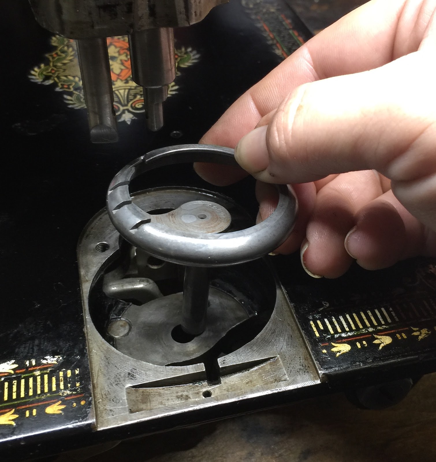 Quilting Revolution: Remove (and put back) the Hook on Singer 66 99