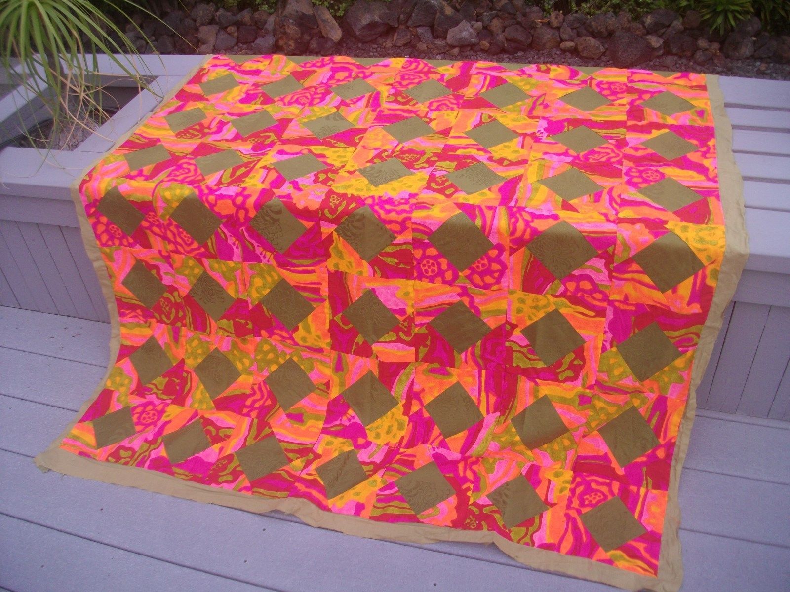 Wonkyworld: Coming soon: two Hawaiian scrap patchwork spreads