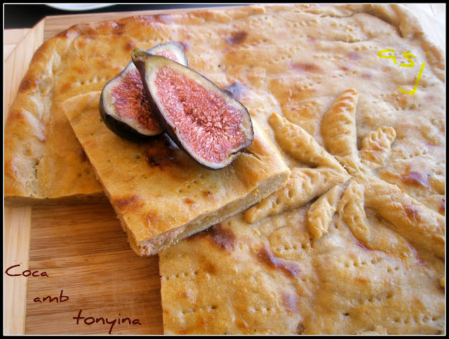 canelita en rama: Coca amb tonyina. Las Hogueras ya están aquí!!!