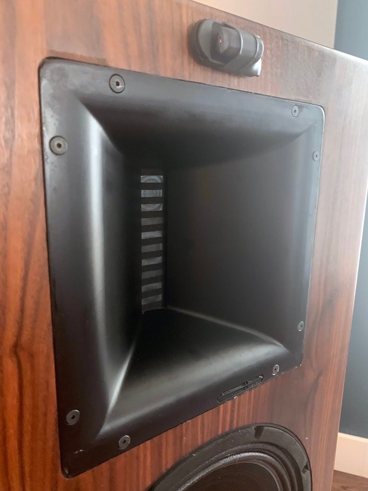 Tweek Geek Speek: Placing Bybee iQSE V2s: Part 1, loudspeakers