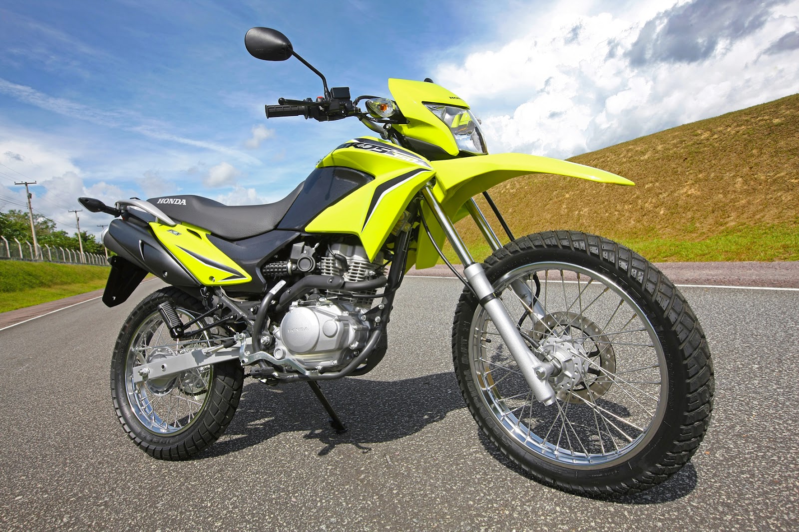 ConcettoMotors: Honda renova visual da aventureira NXR 150