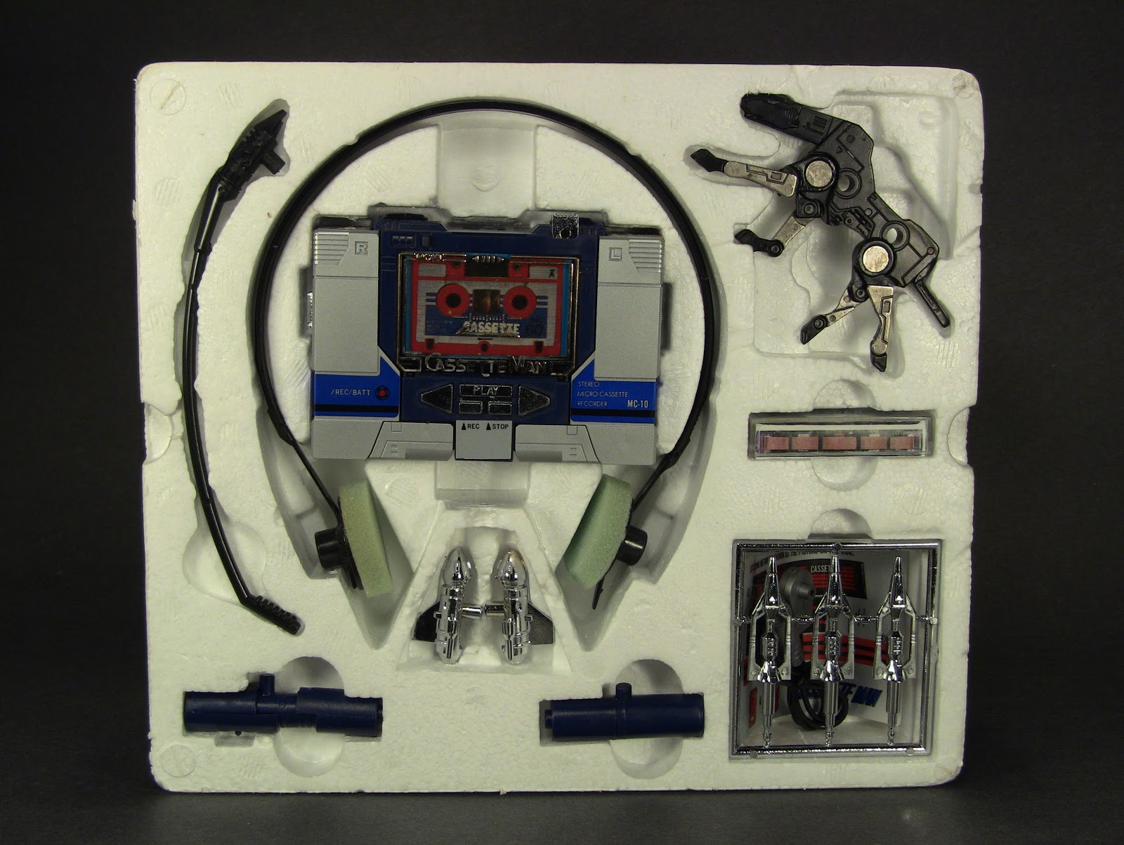 ChachiPower: CASSETTE MAN ! Taiwan Cassett Man bootleg (Soundwave)