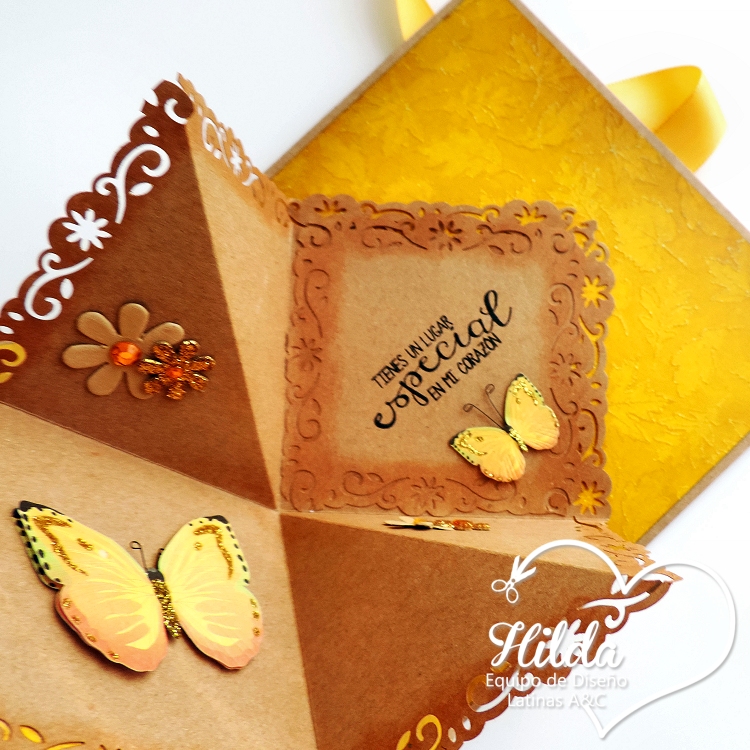 Hilda Designs: Tutorial #45 en LA&C: Tarjeta Desplegable