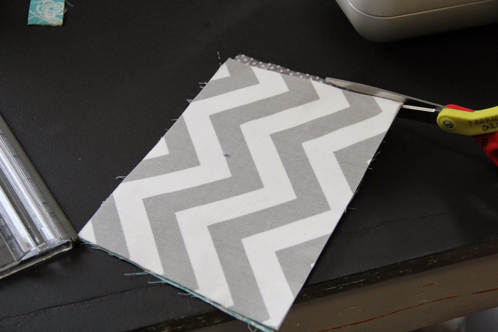 No Ordinary Sparrow: Mug Rug Tutorial