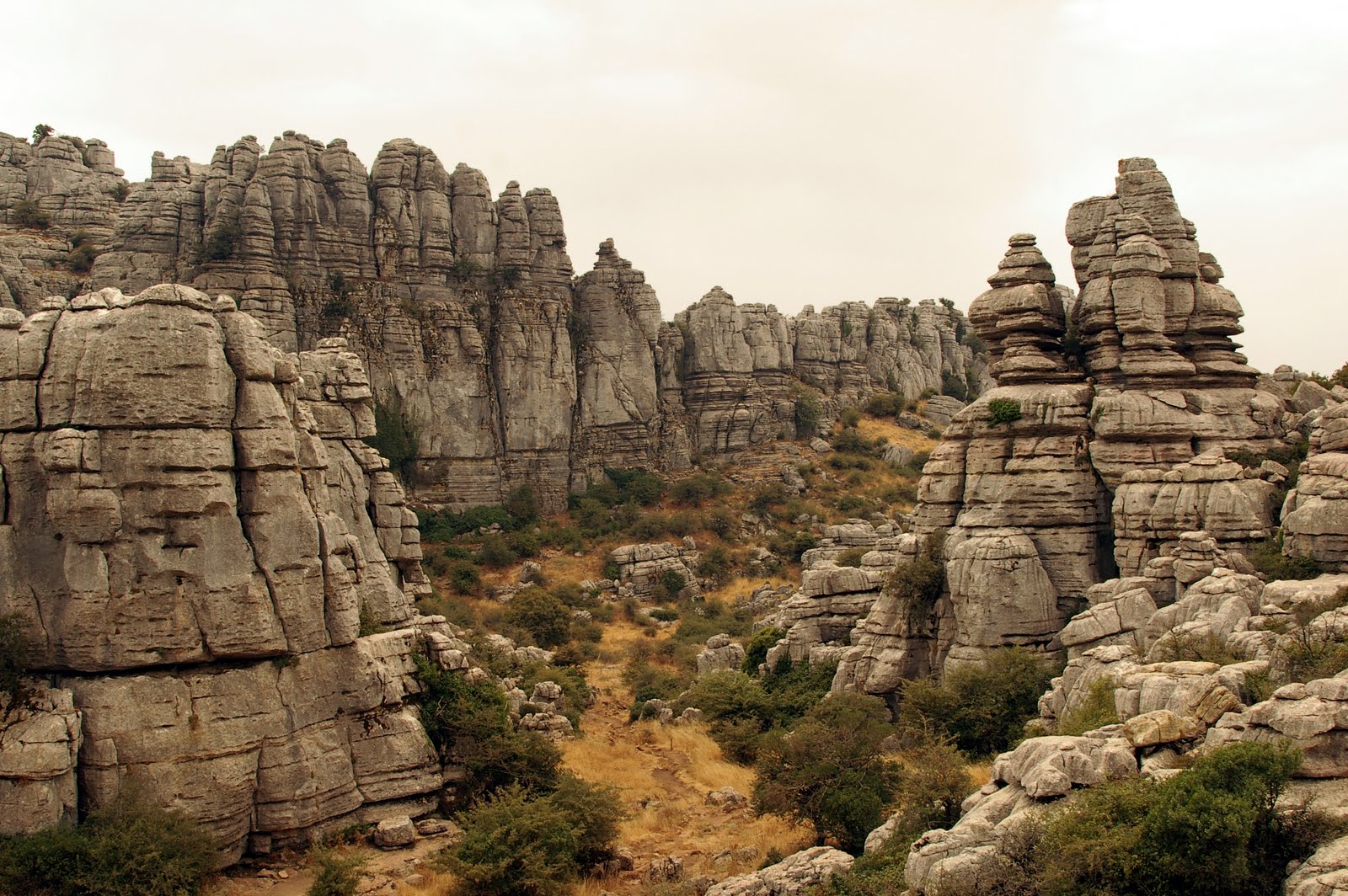 piezacoleccionista: El Torcal y el Peñón de los enamorados en Antequera ...