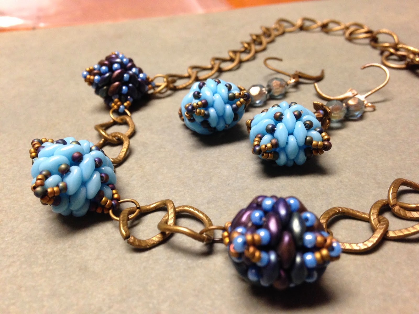 J Dreams: MORE BEADED PUFF BEADS