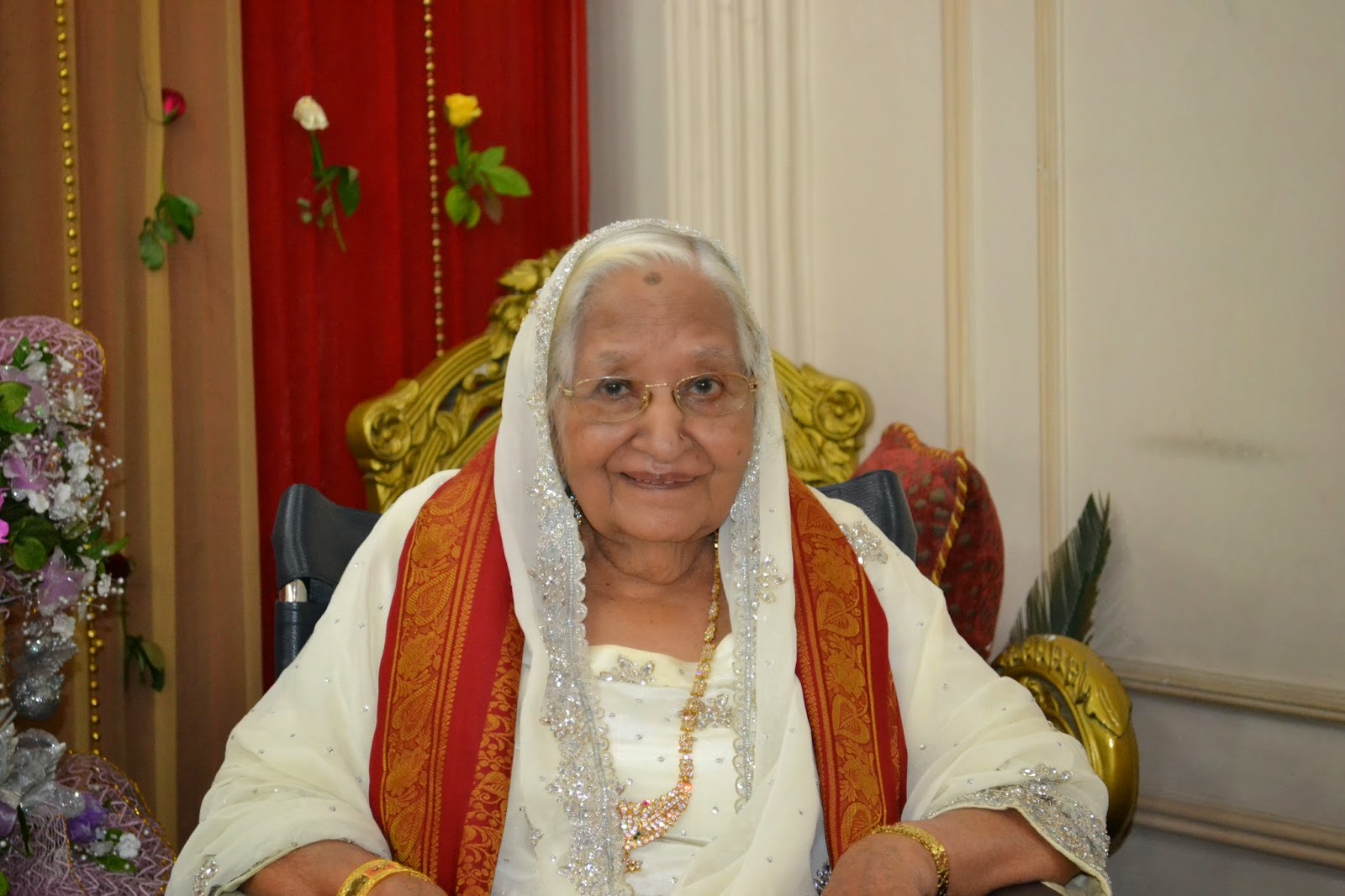 RIGHT TO ENLIGHTENMENT: My mother - Her holiness Smt. Chandra Prabha ...